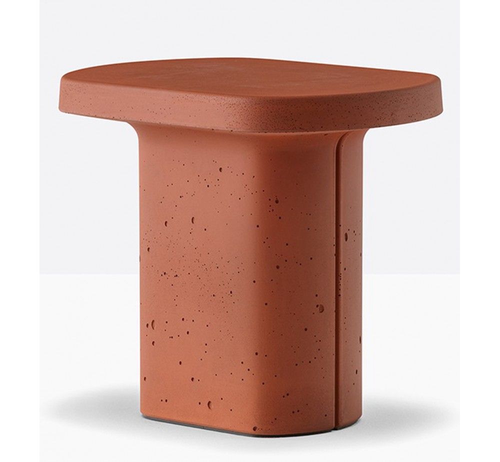Caementum side table by Pedrali | Avant Garde